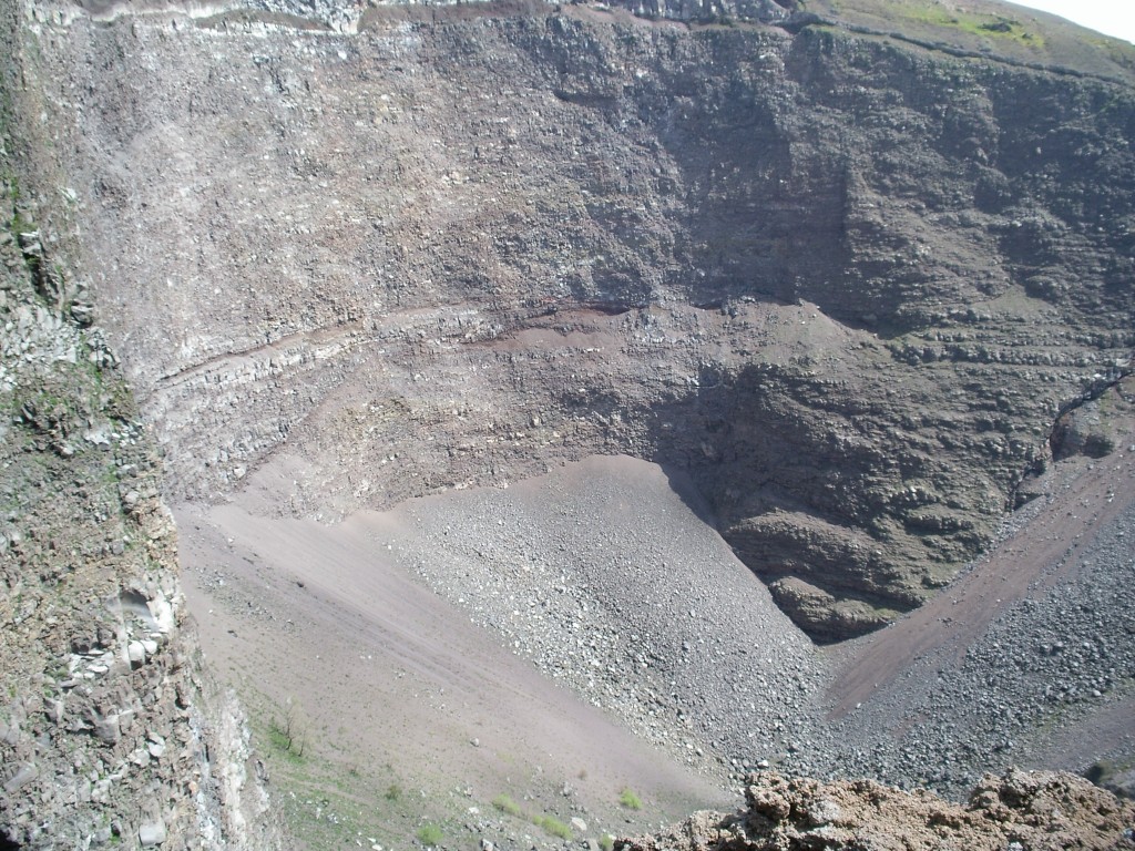 The Aged P » Blog Archive » inside the crater of Vesuvius